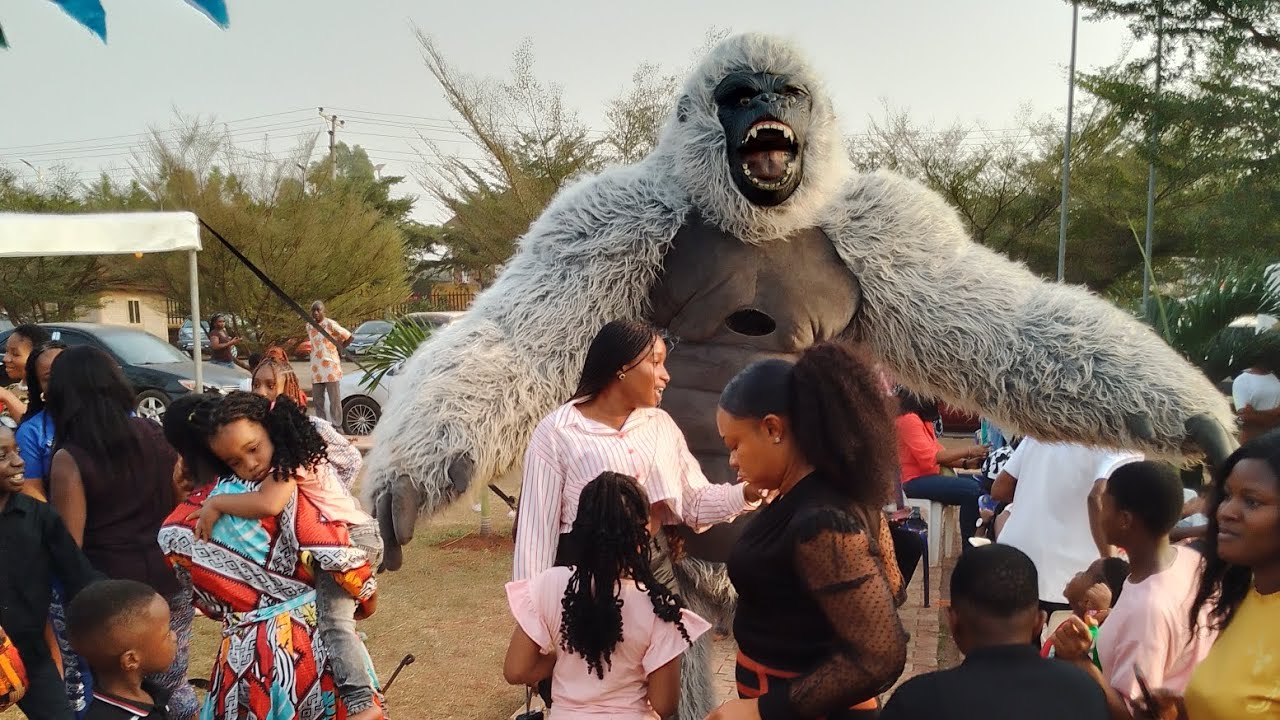 Dance with Gorilla at Awka Fun Fair 2023 - YouTube