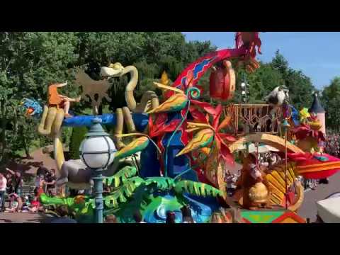 °o° Disney Stars on Parade - The Lion King and Jungle Book Float - YouTube