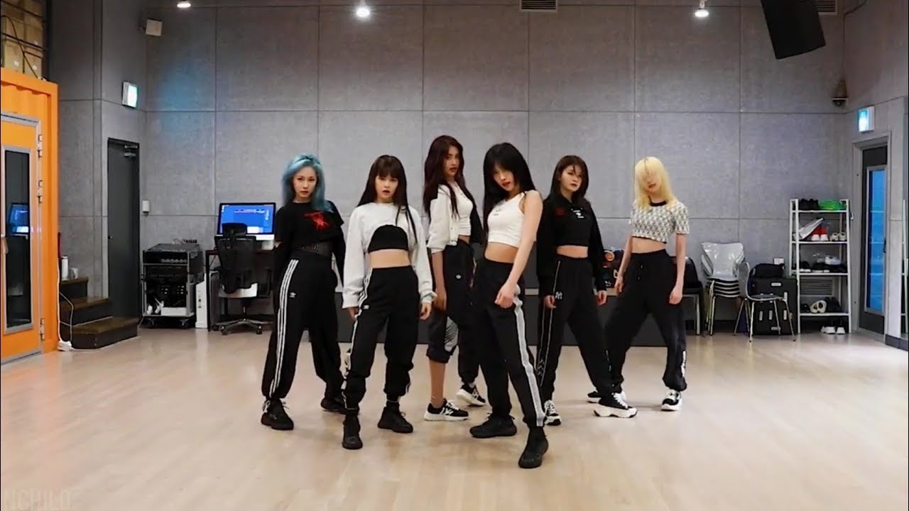 EVERGLOW - FIRST (Dance Practice Mirrored) 4K + English Sub - YouTube