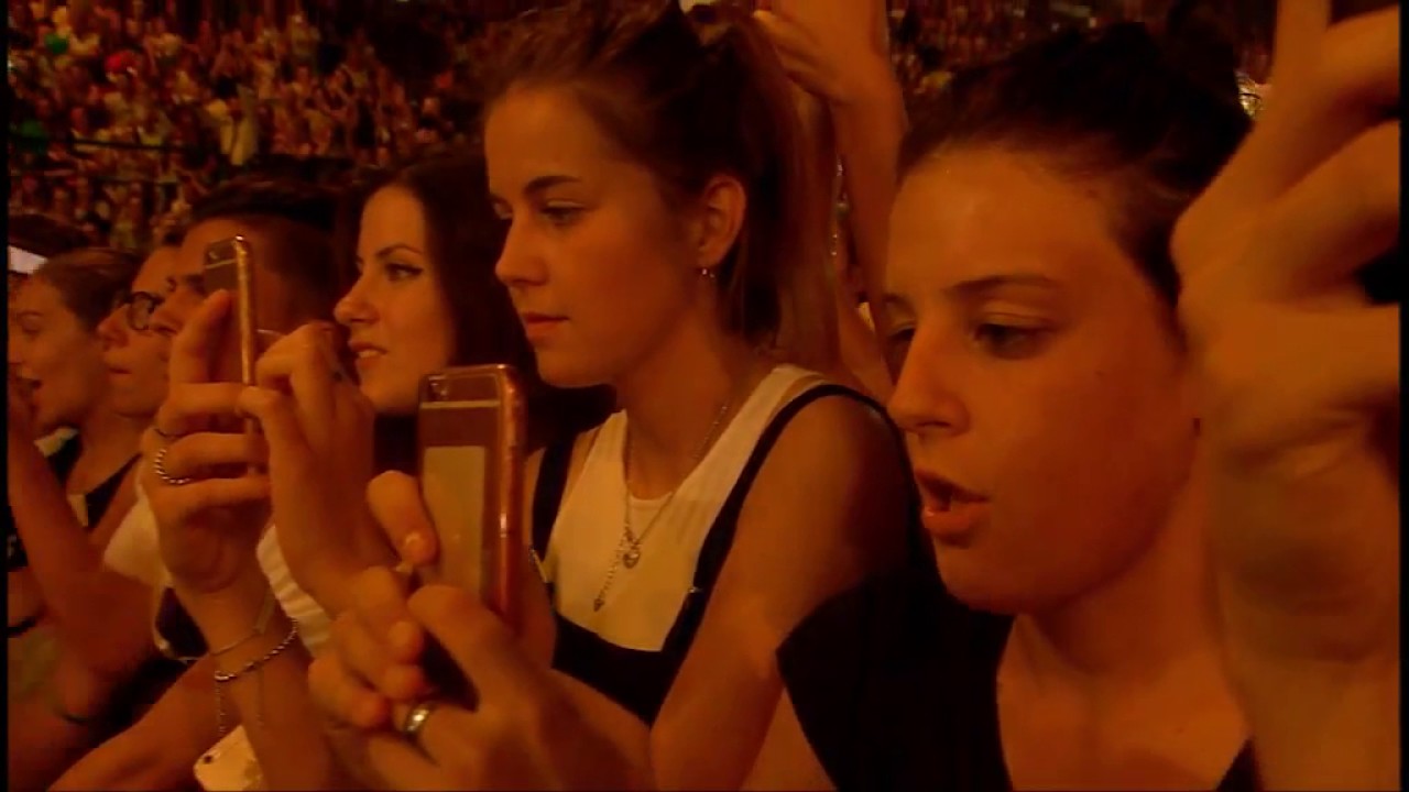 Emma LIVE - Adesso Tour 2016 - Arriverà L'amore - YouTube