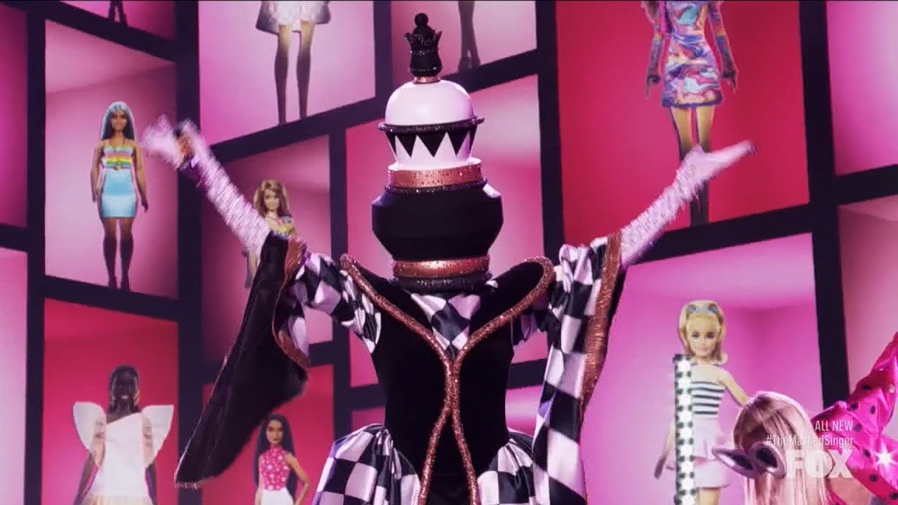 The Masked Singer 12 - Chess Piece Sings I'm Every Woman by Chaka Khan ...