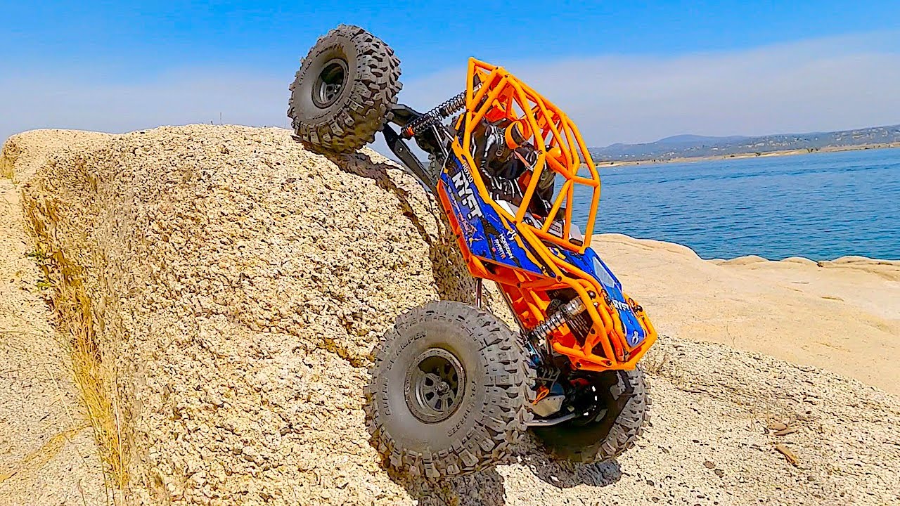 Axial RBX10 RYFT RC rock bouncer can crawl! - YouTube