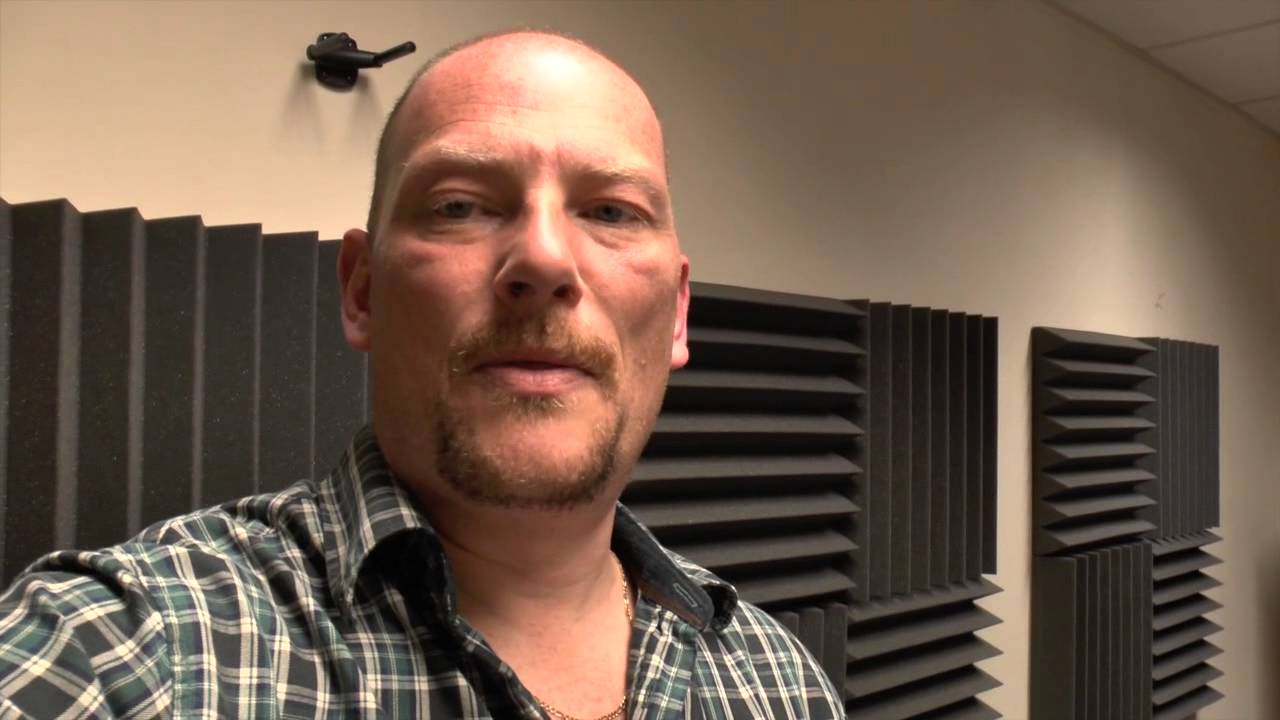 Acoustic Treatment for my Home Studio on a tight budget - YouTube