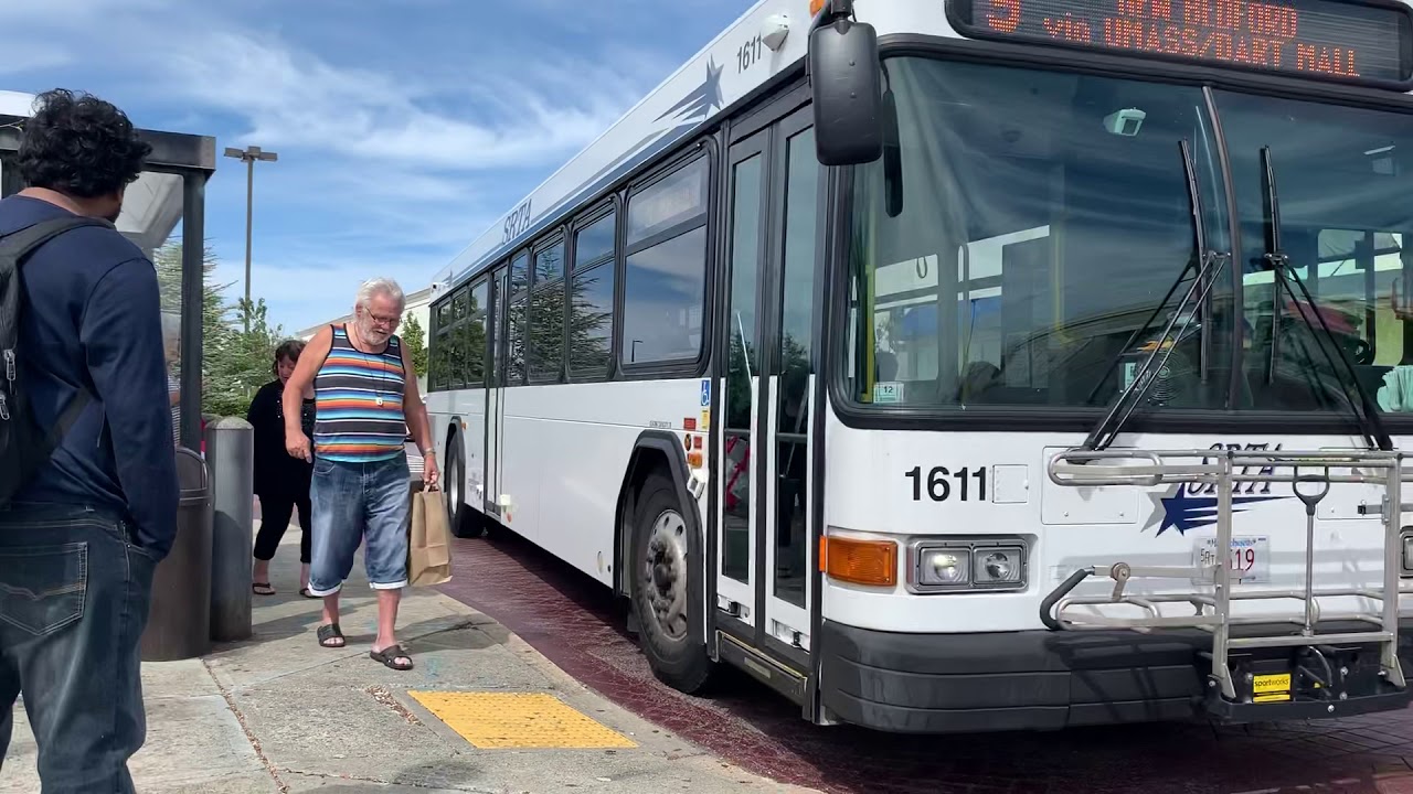 SRTA #1611 on Route NB9 - YouTube