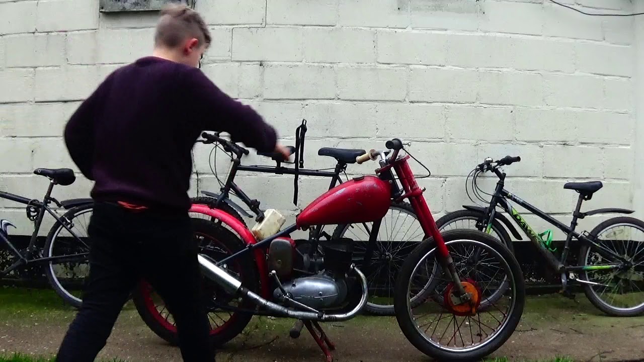 BSA bantam d1 start up - YouTube