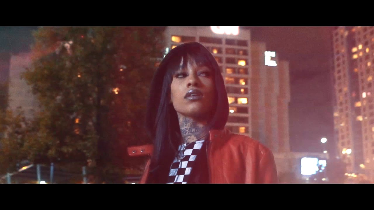 Neisha Neshae - I Ain't Trippin (Official Video) - YouTube
