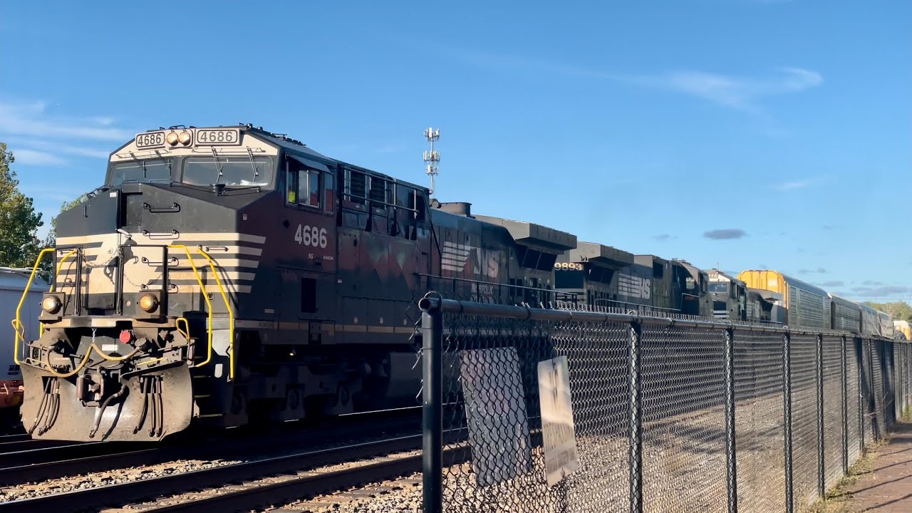 NS 31Q passes La Porte - YouTube