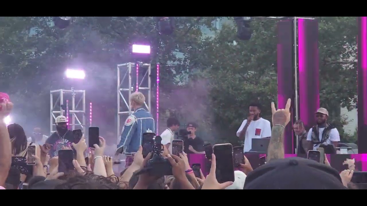 Machine Gun Kelly- WILD BOY LIVE AT MGK DAY 2023 - YouTube