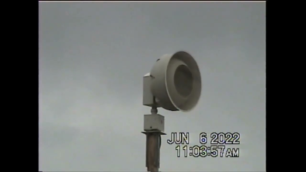 Federal Signal 508-128 Siren Test - La Crosse, WI 6-6-2022 - YouTube