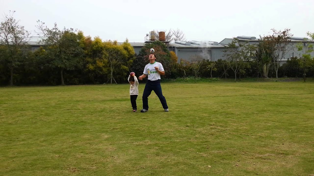 2014 WORLD CUP BRAZUCA MINI SOCCER BALL - YouTube