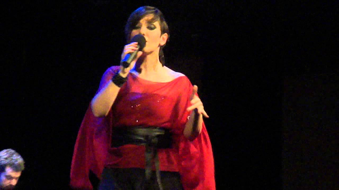Ana Lains fado and animation with the audience 2014 - YouTube