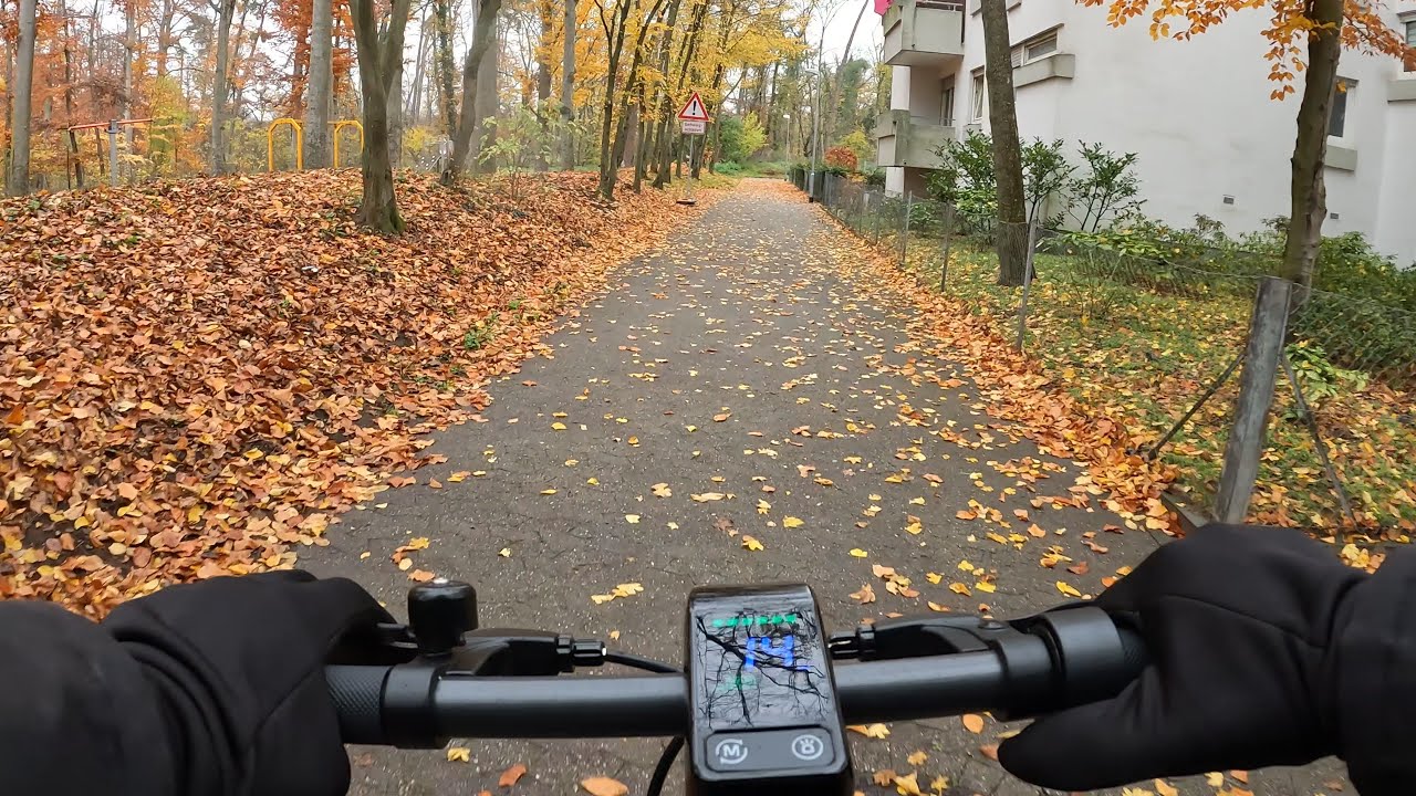 Mercane Force Dual - Ride around town - YouTube