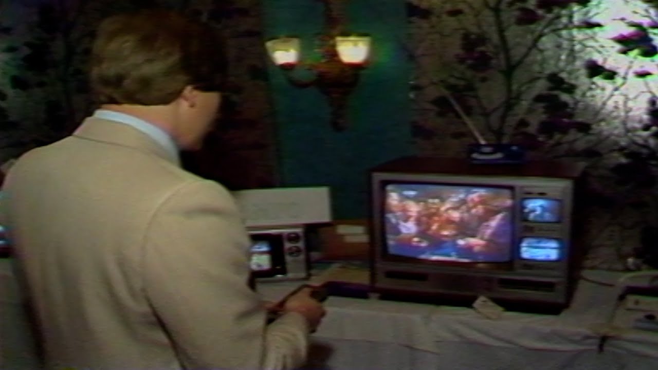 RETRO TECH: ‘Super TV’ had three screens in 1980 - YouTube