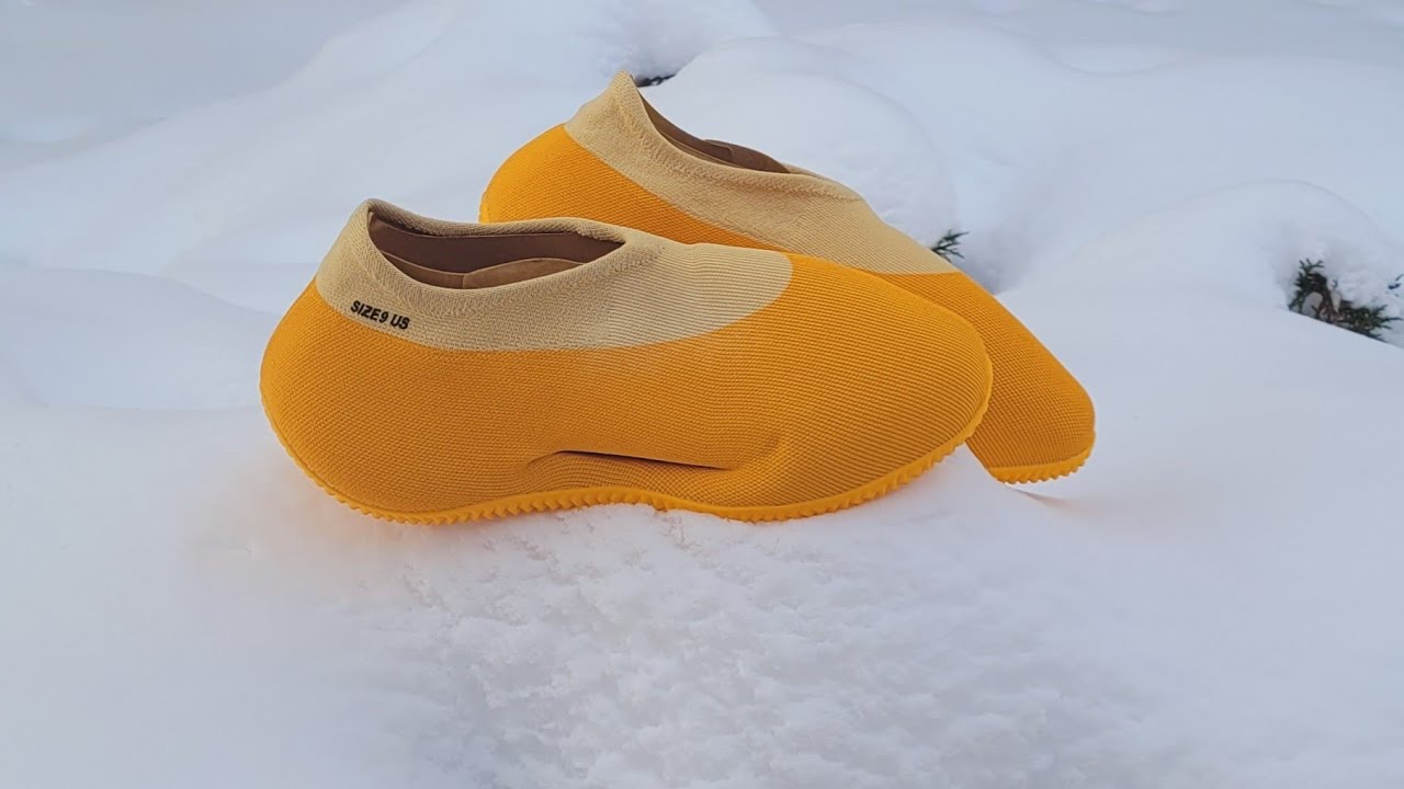 YEEZY KNIT RUNNER REVIEW & ON FEET - YouTube