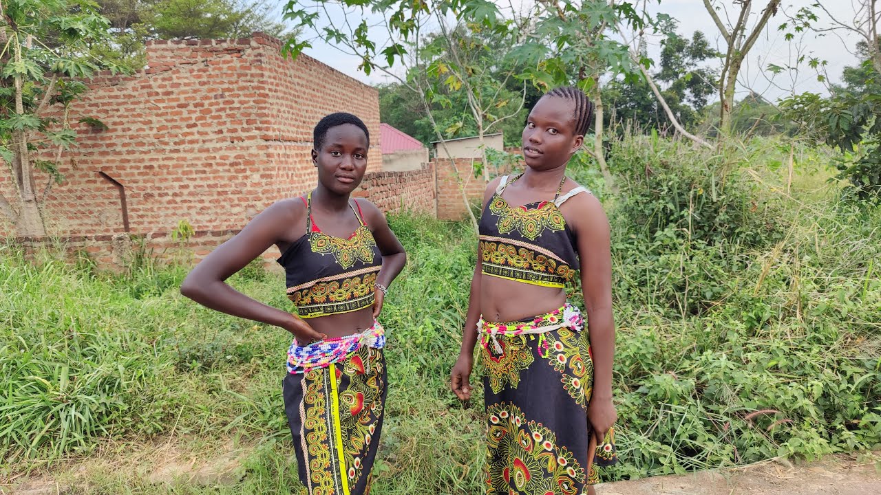 Evening Acholi dance - YouTube
