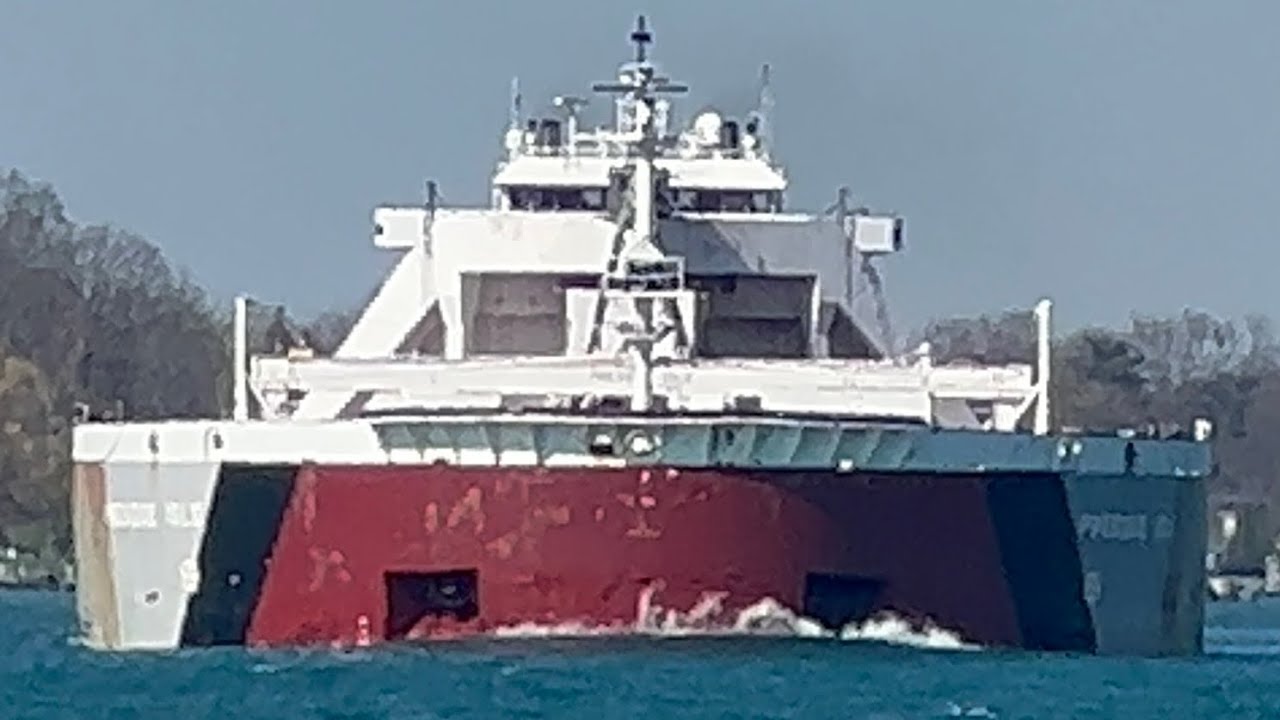 Thousand Foot Tug/Barge Presque Isle Double Salute - YouTube