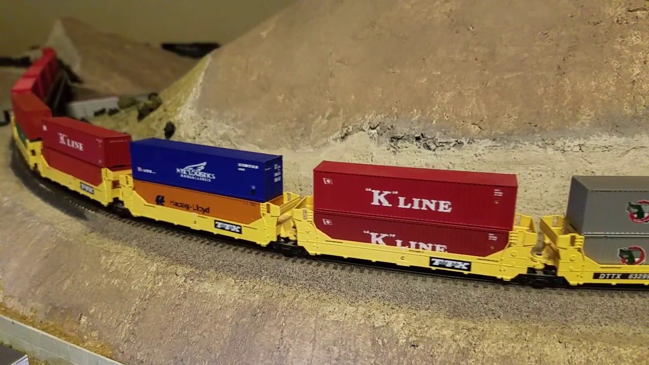 UP K-Line Intermodal Train, Cortes Local & Coast Starlight (N-scale ...