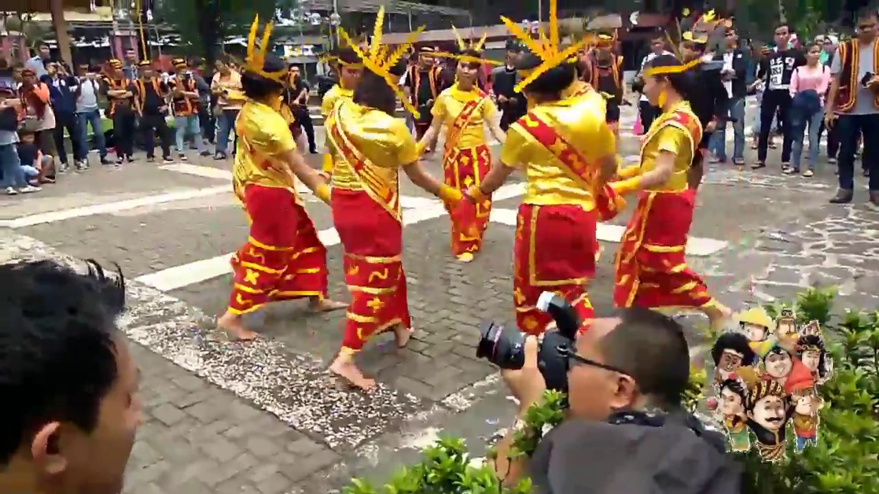 Kesenian Tarian Baluse - YouTube