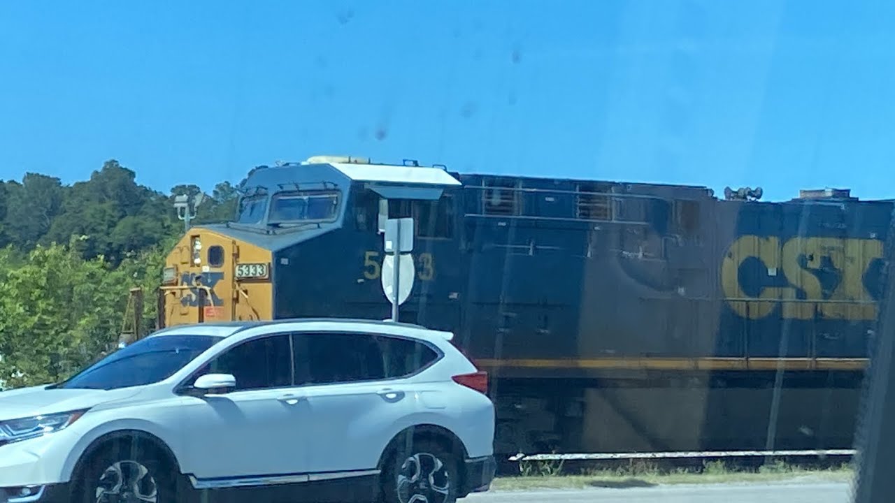 CSX Gevo’s 5333 and 3470 sit in Dan - YouTube