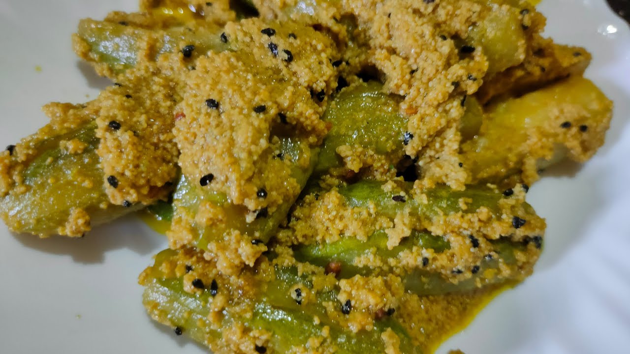 POTOL POSTO RECIPE/BENGALI STYLE POTOL POSTO/POINTGOURD - YouTube