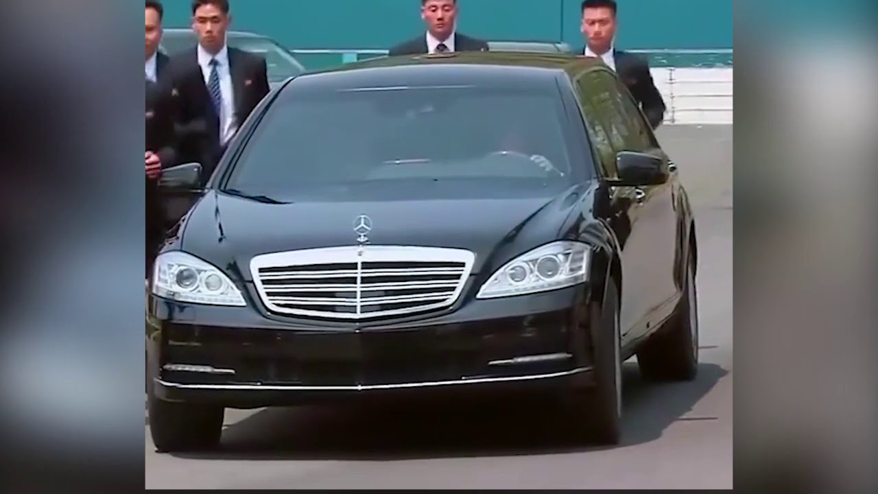 See Kim's security guards run alongside limo - YouTube