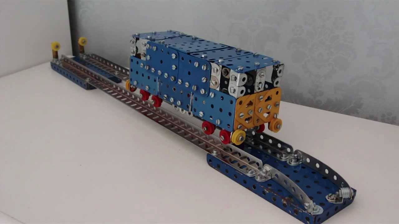 Meccano Pocket Set locomotive - YouTube