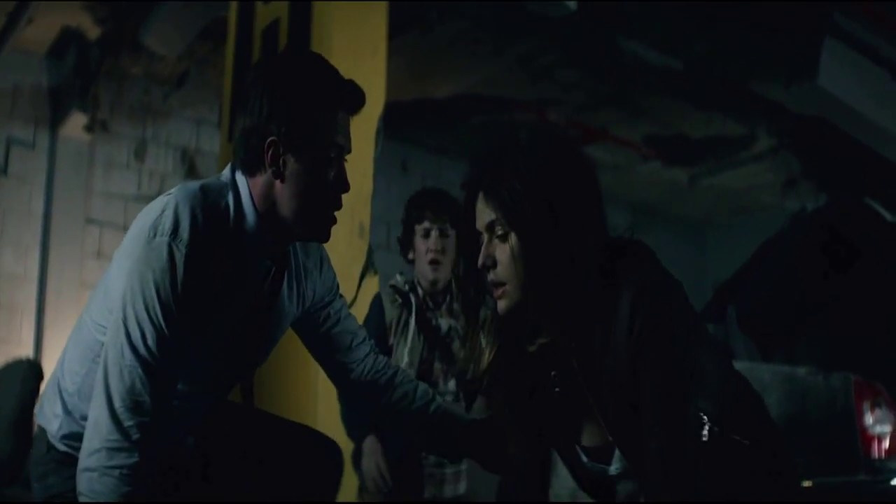 San Andreas 2015 - Ollie Saves Blake from Car after Earthquake - YouTube