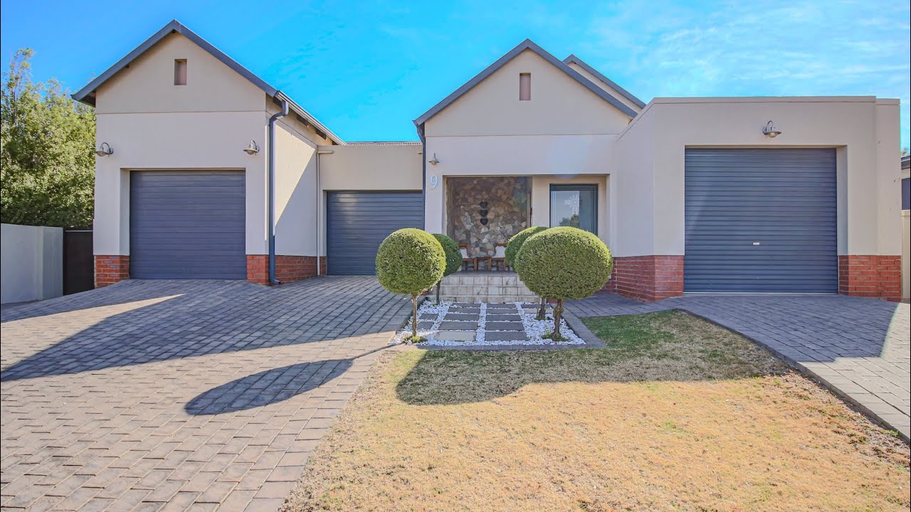 Neat as a PIN Single Level in Midstream Hill Estate - YouTube