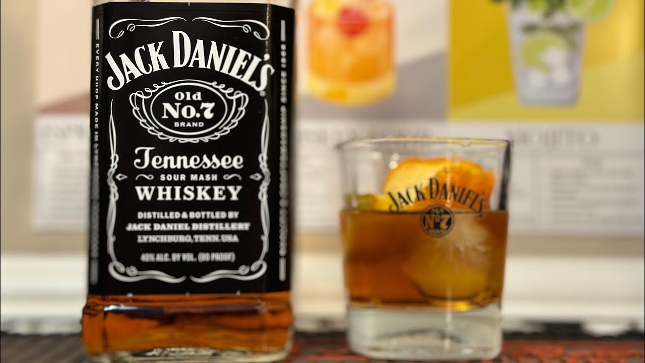 HOW TO MAKE JACK DANIELS OLD FASHIONED - YouTube