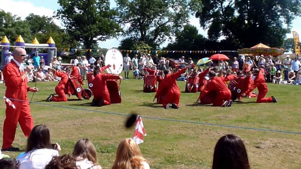 The Red Barrows Birchover Carnival 2013 - YouTube