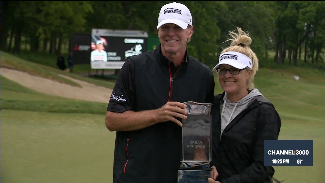 A family affair for Steve Stricker - YouTube