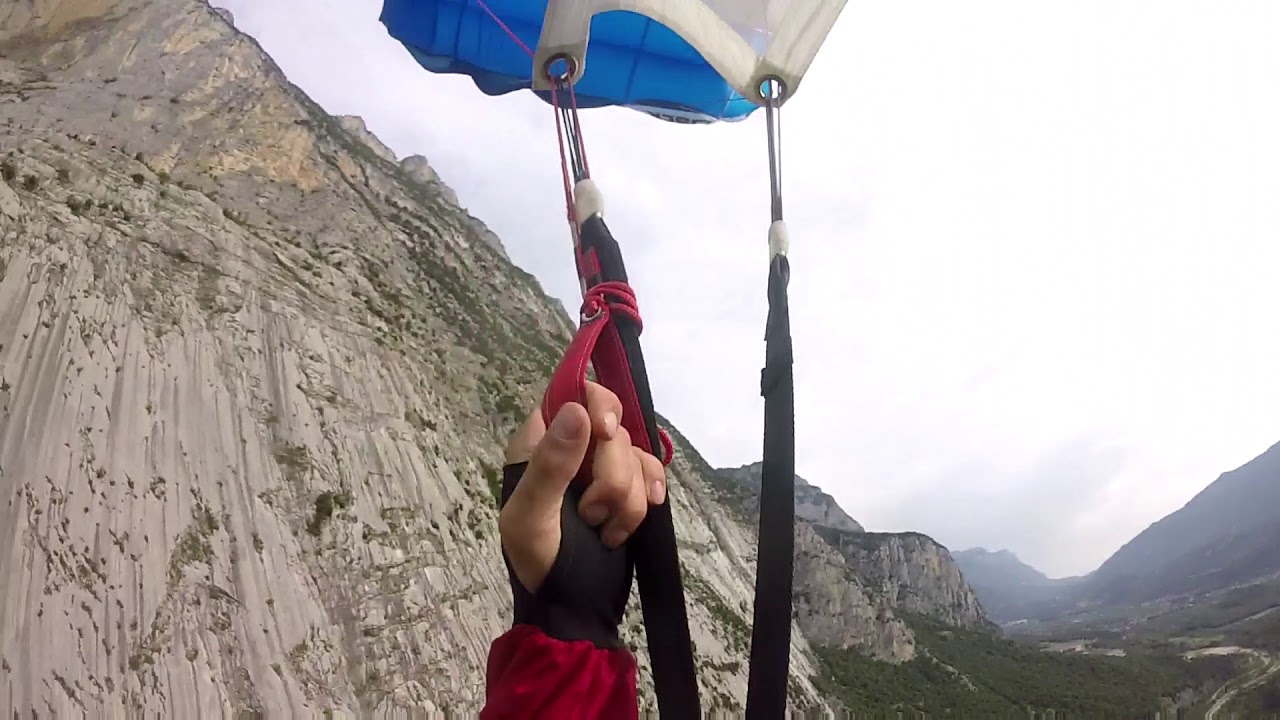 BASE Jump Brento, tracking - YouTube