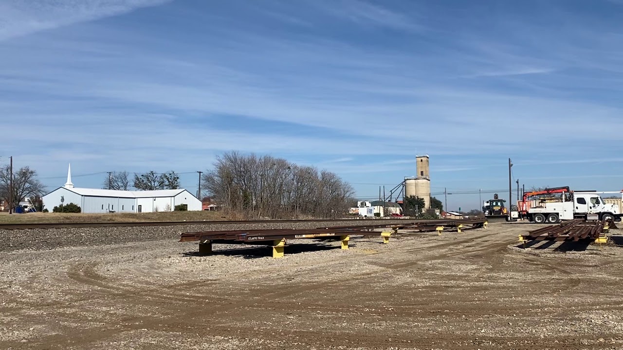 SB BNSF grain train 12/14/2020 - YouTube