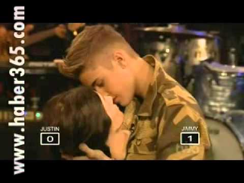 Justin Bieber Öyle Bir Öptü ki  :)))
