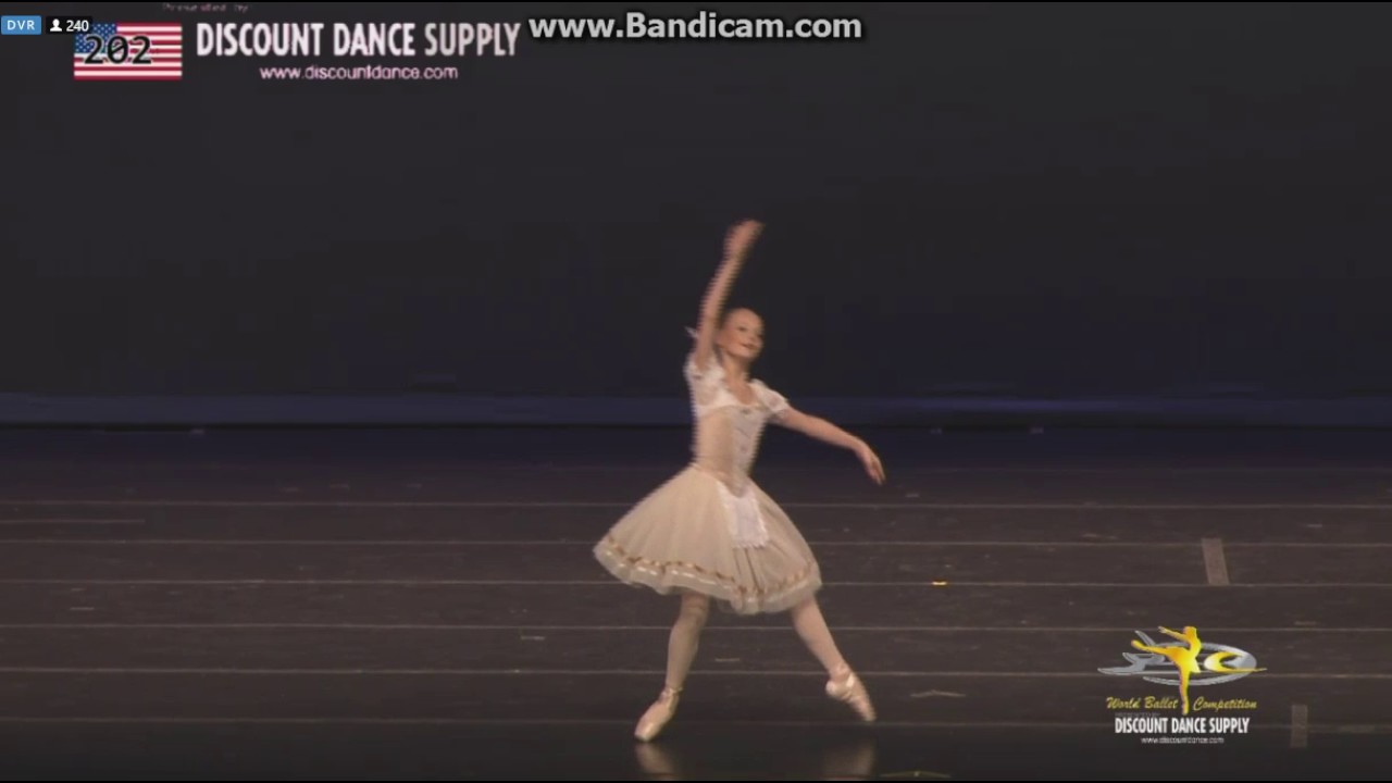 Elisabeth Welsh - Peasant Pas de Deux Variation from Giselle - YouTube