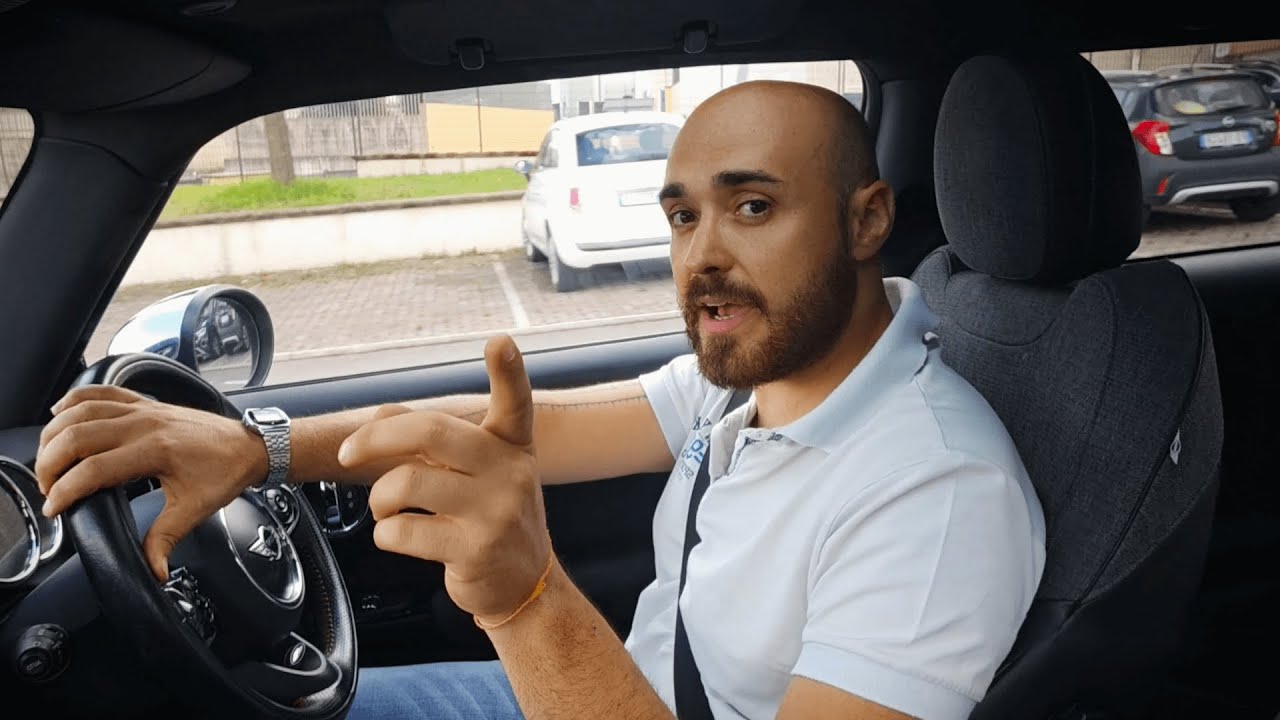 MINI Mini 2.0 Cooper SD - YouTube