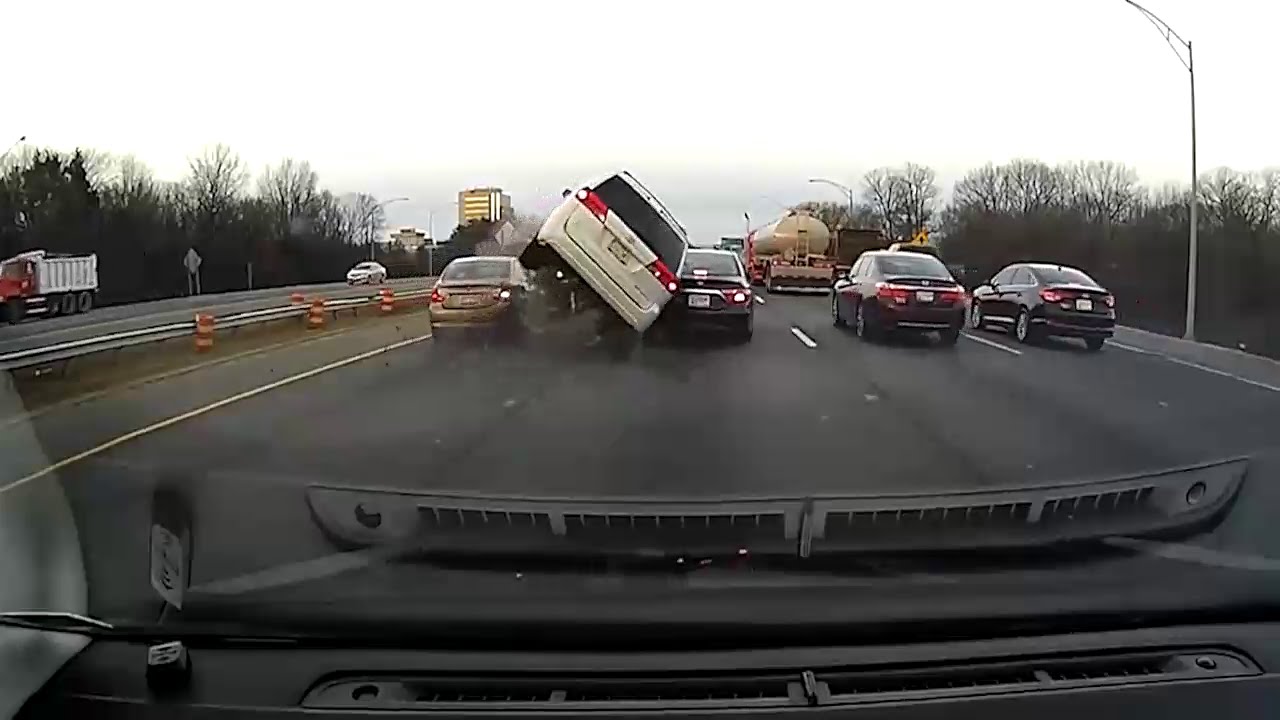 Stupid Driving Behavior Compilation - 6 January 2016 - YouTube