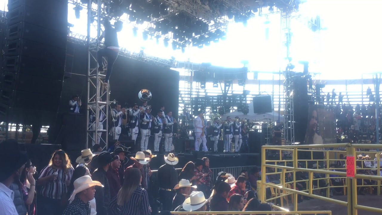 Ubil Silva “Me Enamore De Ti” En Vivo - YouTube