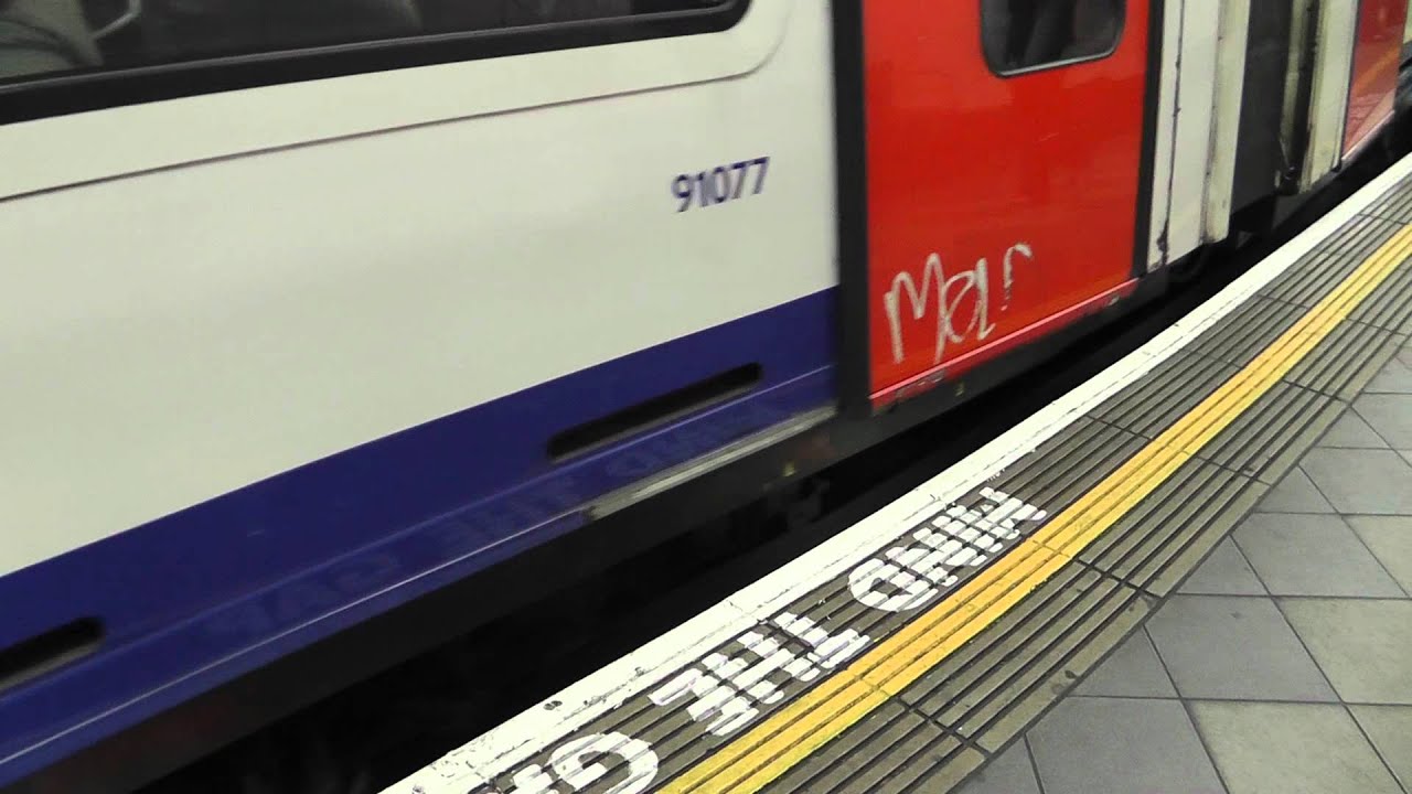 Central Line Trains @ Bank 26/01/2012 - YouTube