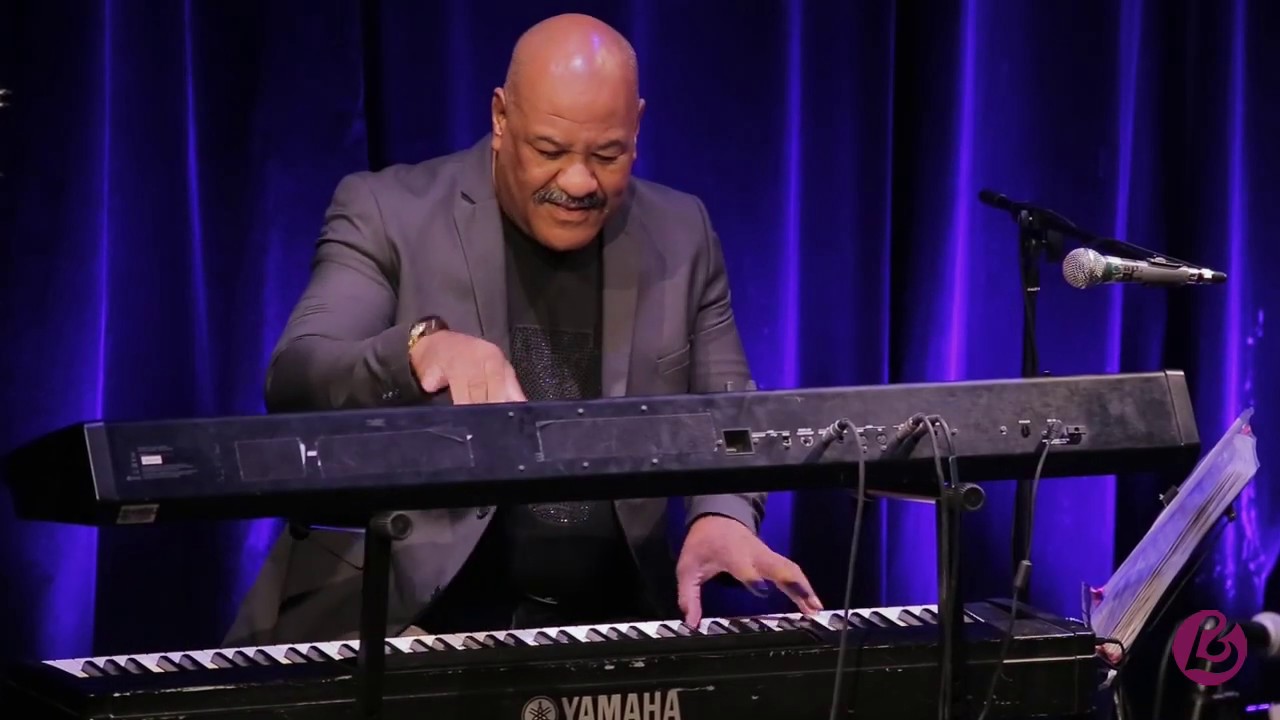 Emilio Vega - Soltando energía - YouTube