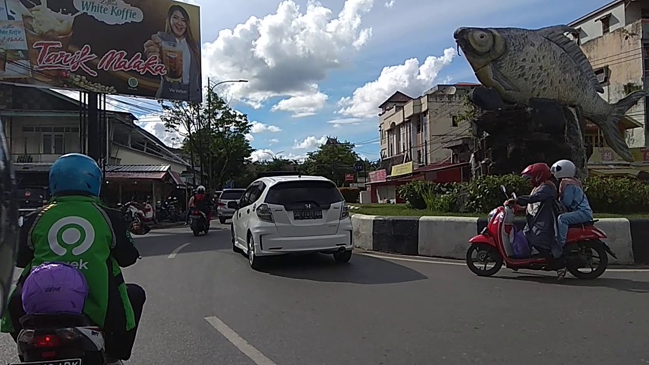 Suasana jalan raya di kota Banjarmasin - YouTube