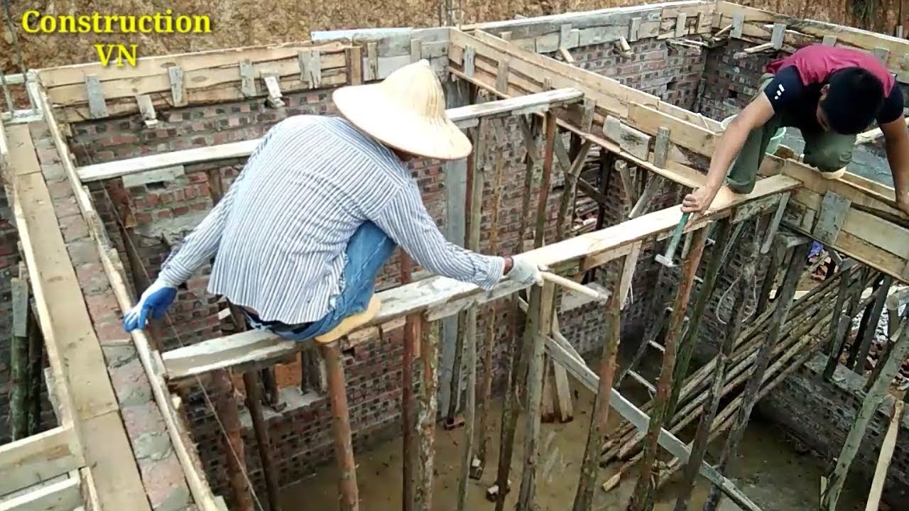 Very Dangerous Construction Formwork Build Formwork in Villa ...