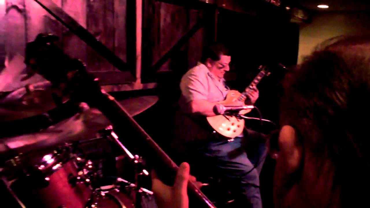 Rusty Paul Band at Rhodes Northern Tavern (vid 4) - YouTube