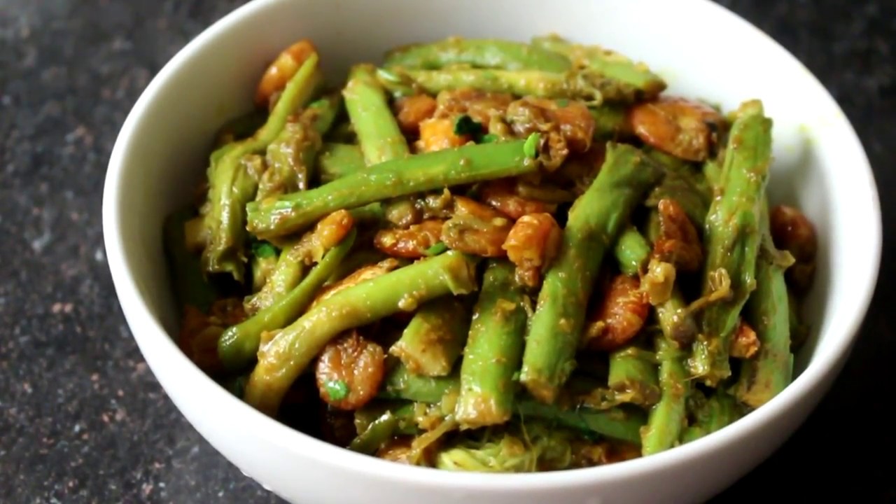 Shrimp with loti vaji | চিংড়ি দিয়ে লতি ভাজি | Traditional Bengali ...