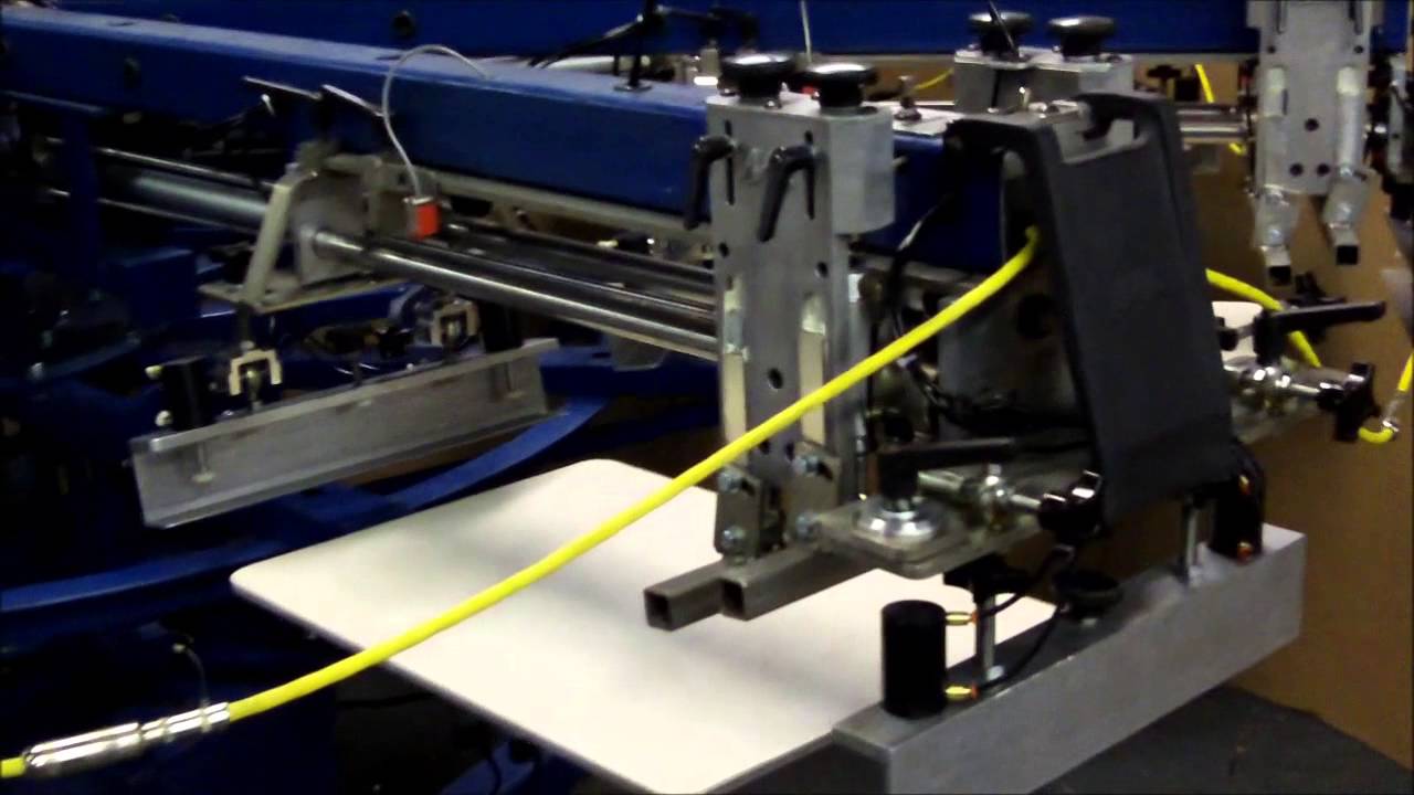 M&R Gauntlet 8 color 10 station Revolver - YouTube