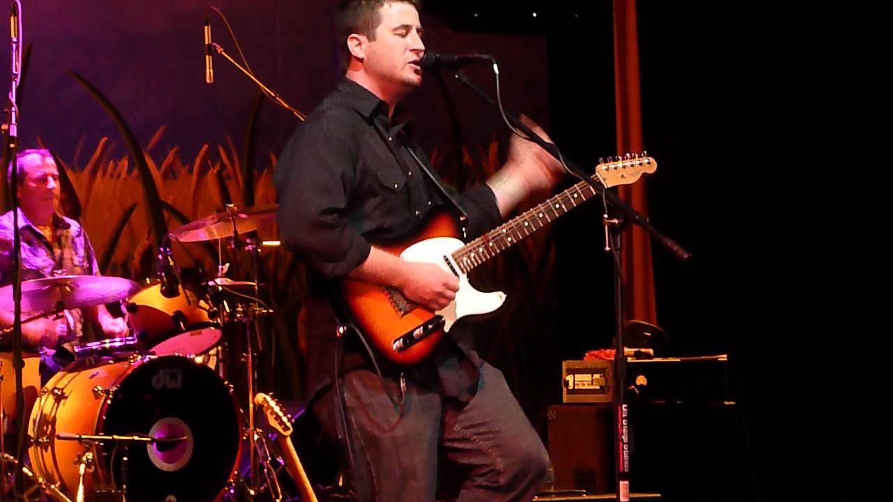 Kyle Culkin with the Mikey Mo Band: The Porkchop Song - YouTube