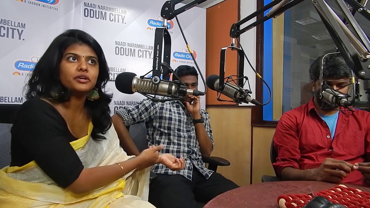 Singer KS Chitra Cried while Singing the Song KARUVE !!! - YouTube