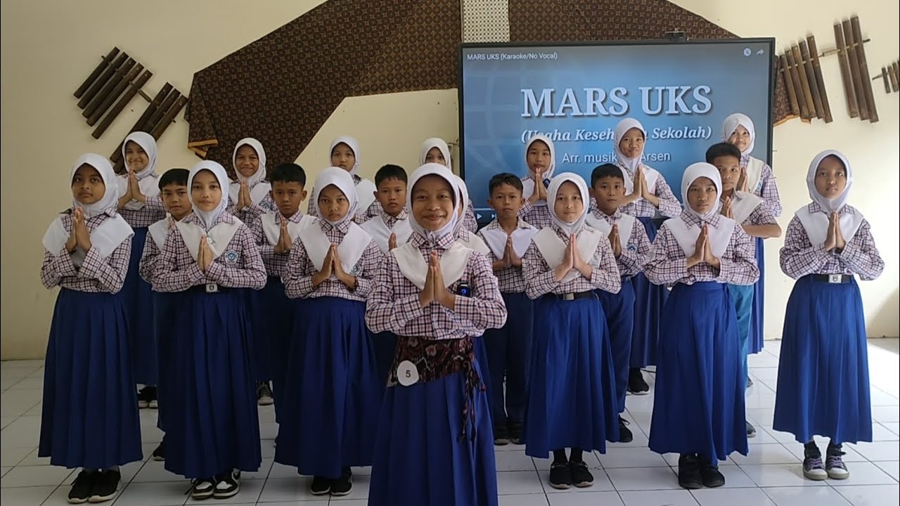 Juara 1 Lomba Mars UKS di Lingkungan SDN Pasawahan Kidul - YouTube