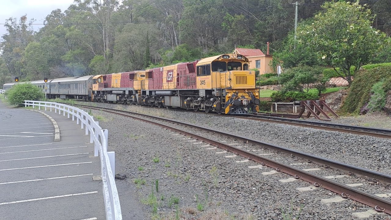 westlander and 9821 loaded coal. - YouTube