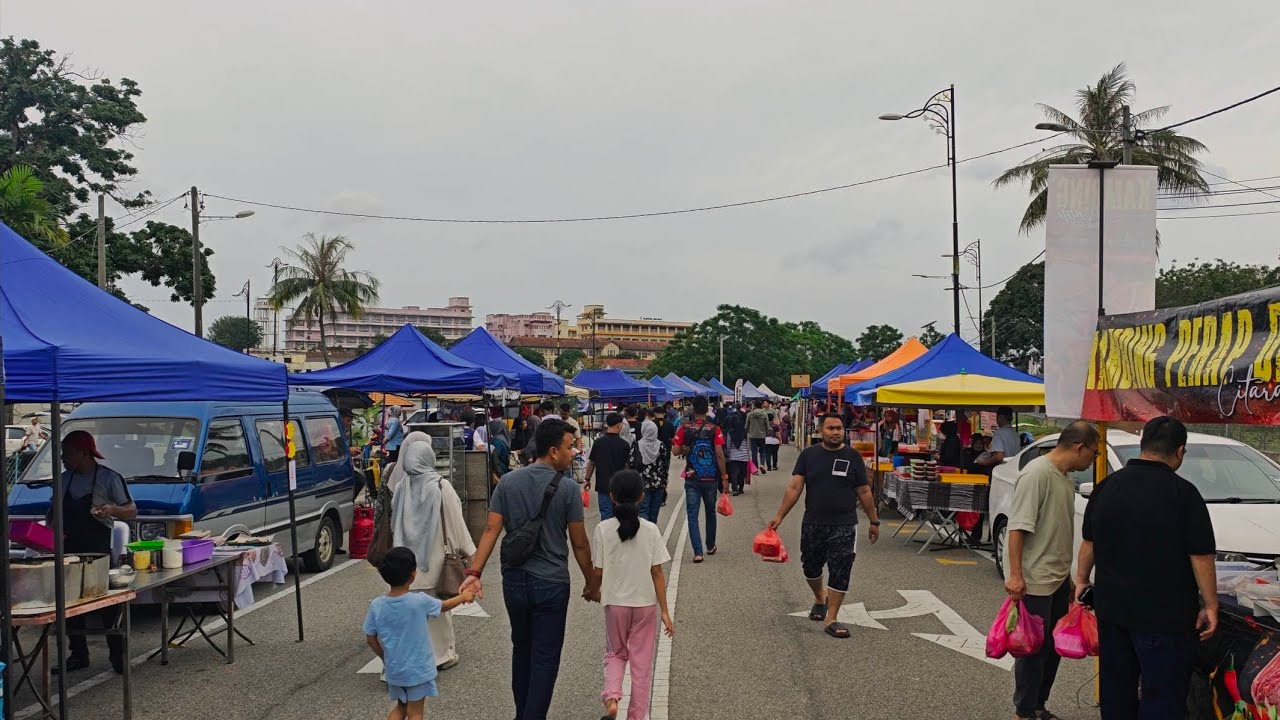 Pasar Ramadhan Jalan Solok Pantai Peringgit, Melaka - YouTube